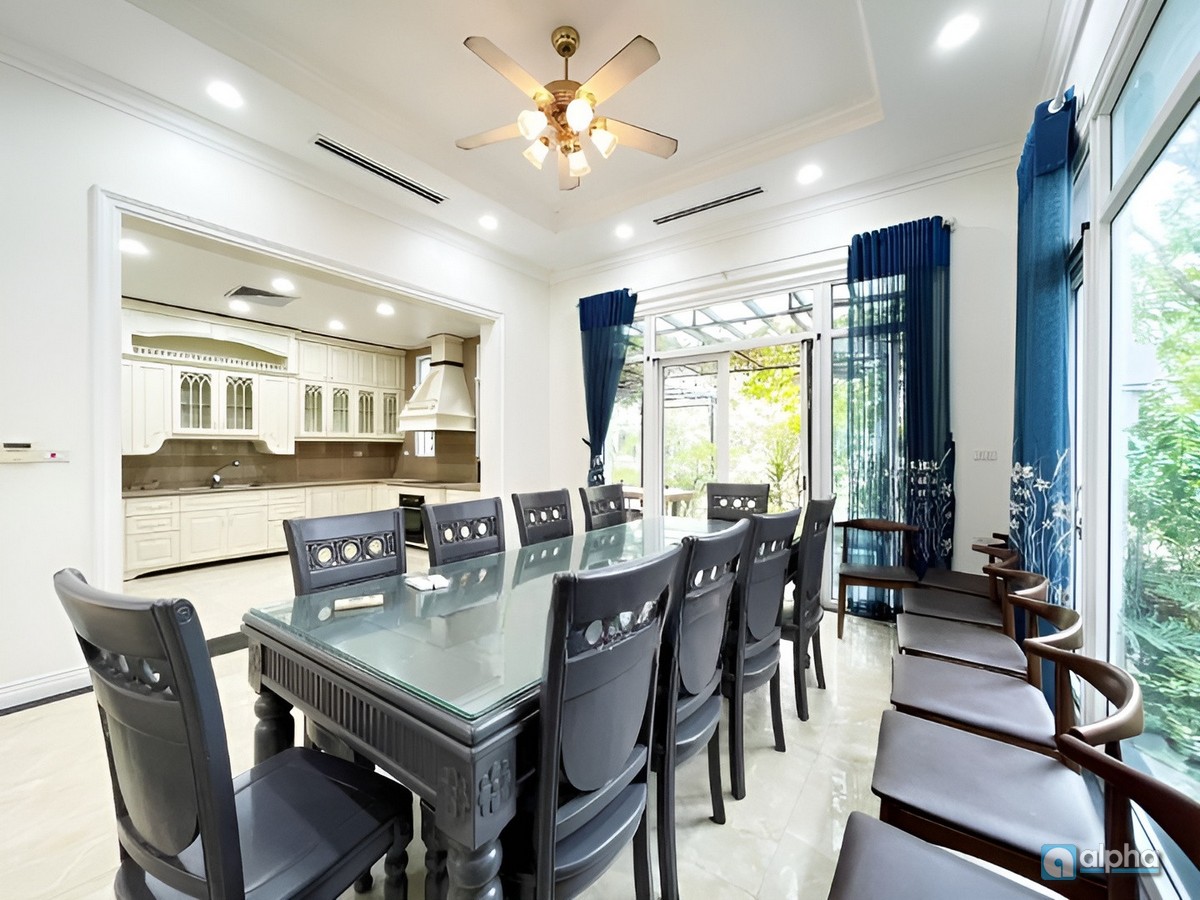 Biệt thự thiết kế không gian ‘mở’, nhiều ánh sáng tại Vinhome Riverside